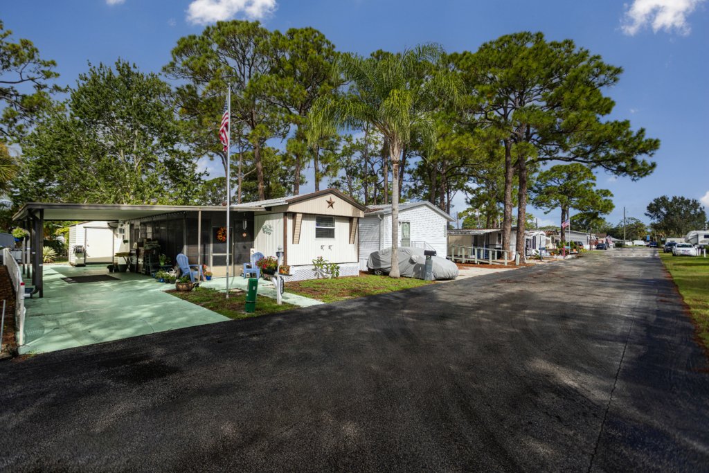 Whispering Pines MH & RV Park | Parakeet Communities