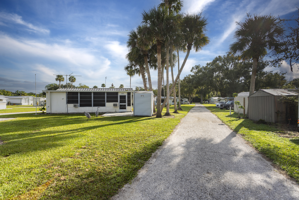 Vantage Oaks Mobile Home Park | Parakeet Communities